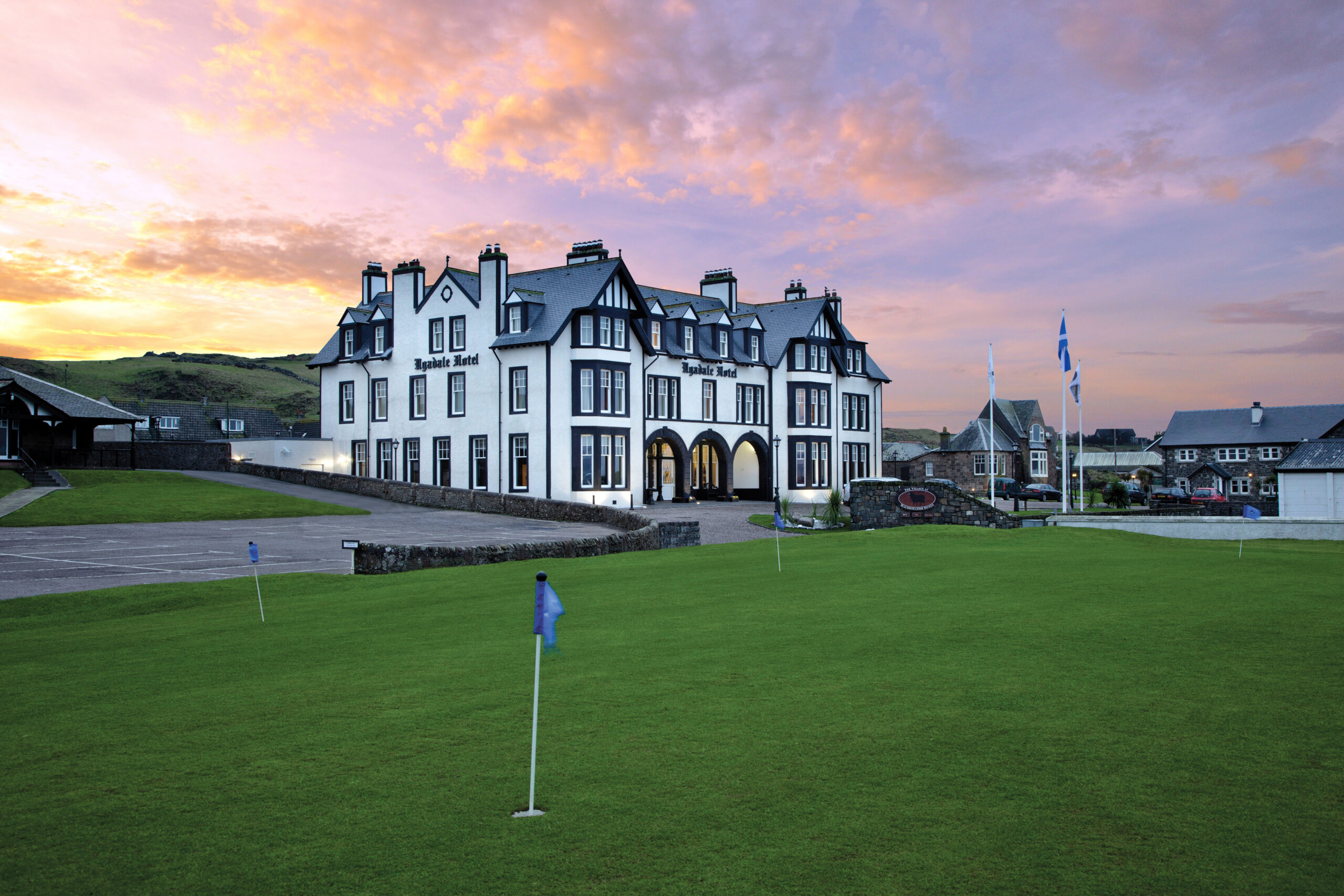 Ugadale-Hotel-MGC-Practice-Green_Sunset_RGB 2 - Distincte